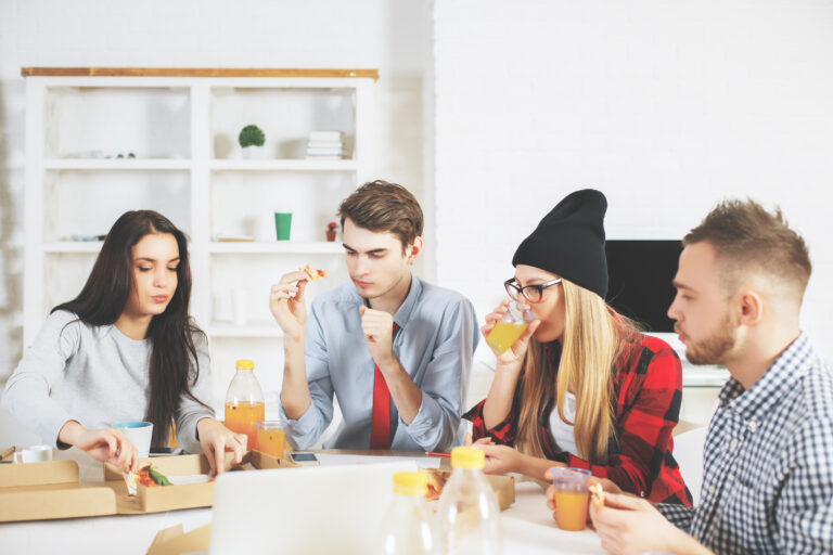 Snack Bar จัดอย่างไรให้พนักงานสุขภาพดี - SAKID application